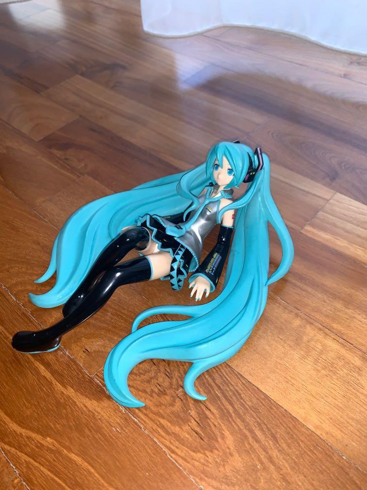 Hatsune Miku Premium Figure -Angel Breeze-, Hobbies & Toys, Memorabilia ...