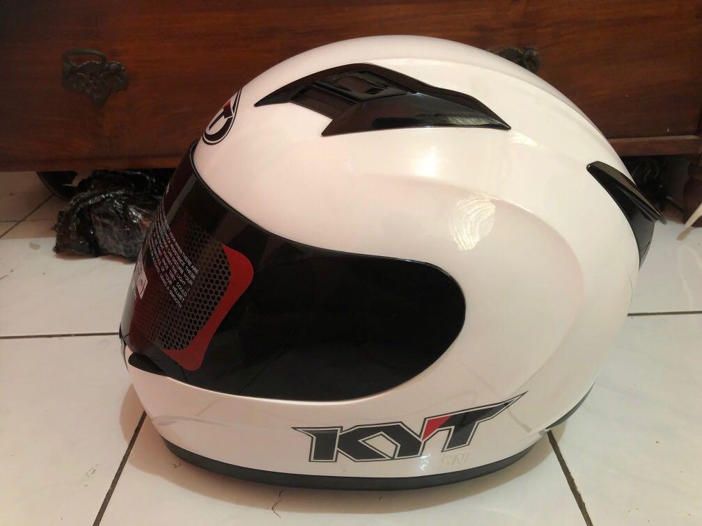 Helm KYT R10 ukuran L, Motor di Carousell