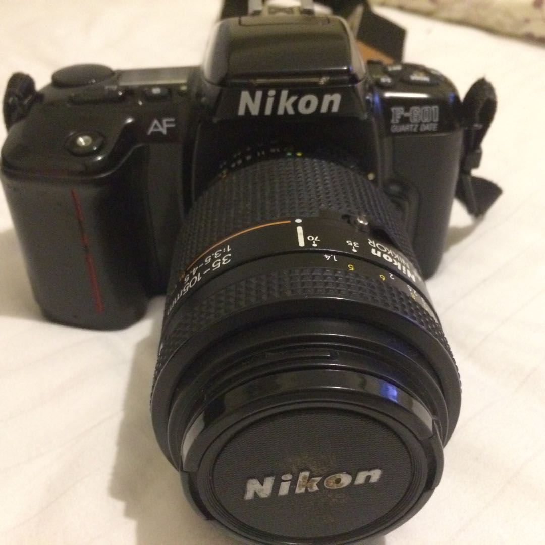 Nikon F601 SLR film camer with lens, flash, and bag, Photography ...