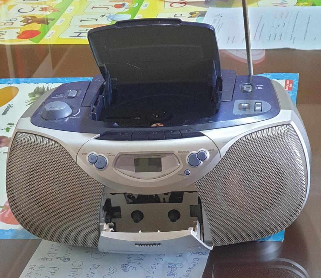 PHILIPS FM RADIO, CASSETTE PLAYER and CD PLAYER, Audio, Portable Music ...
