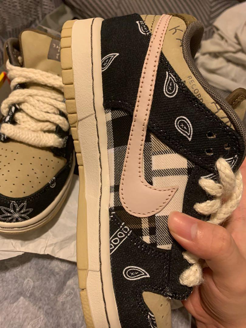 Travis Scott Dunks, Men's Fashion, Footwear, Sneakers on Carousell