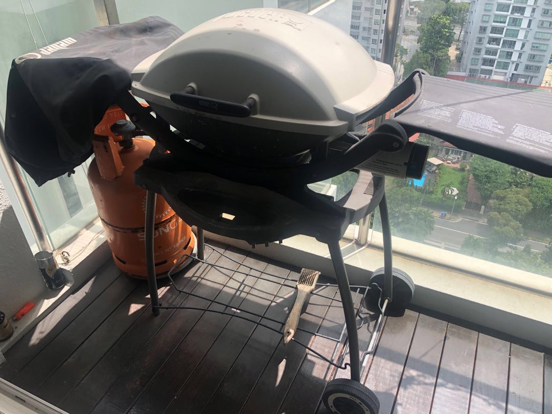 Weber Q200 BBQ + Cart/Stand + Gas, Everything Else on Carousell