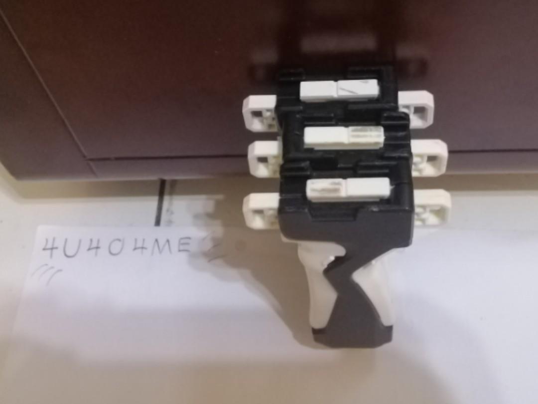 Beyblade burst fake Handle(OEM), Hobbies & Toys, Toys & Games on Carousell