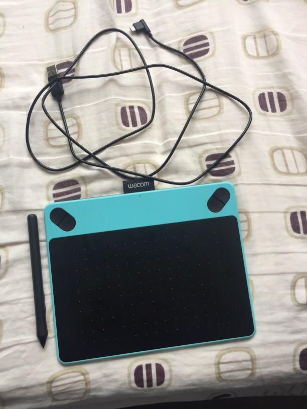 Blue Wacom Intuos with Pen: CTH-490/B1-CX, Mobile Phones & Gadgets, E ...