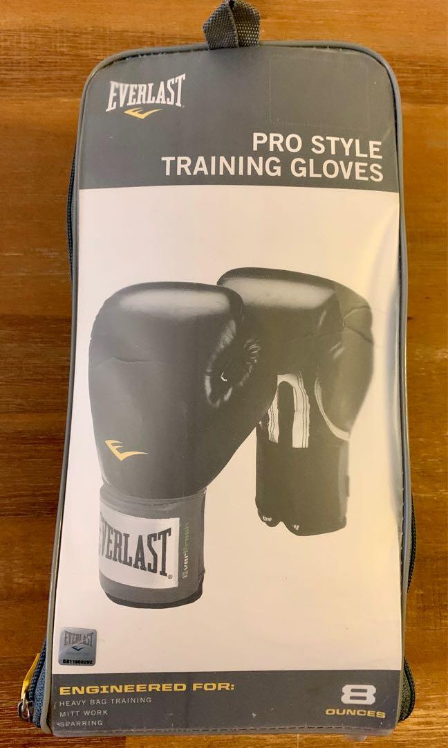 Everlast 8oz boxing gloves, Sports Equipment, Sports & Games, Racket ...