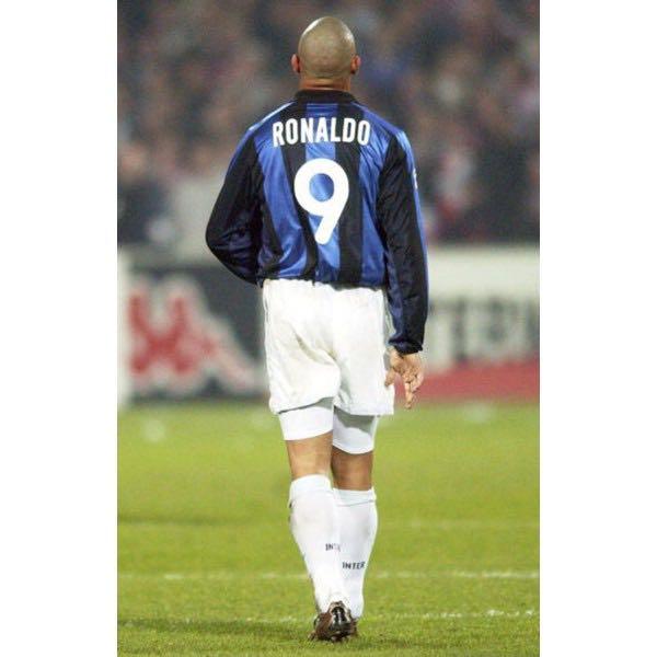 Inter Milan 2000/01 Home Jersey, Men's Fashion, Activewear on Carousell