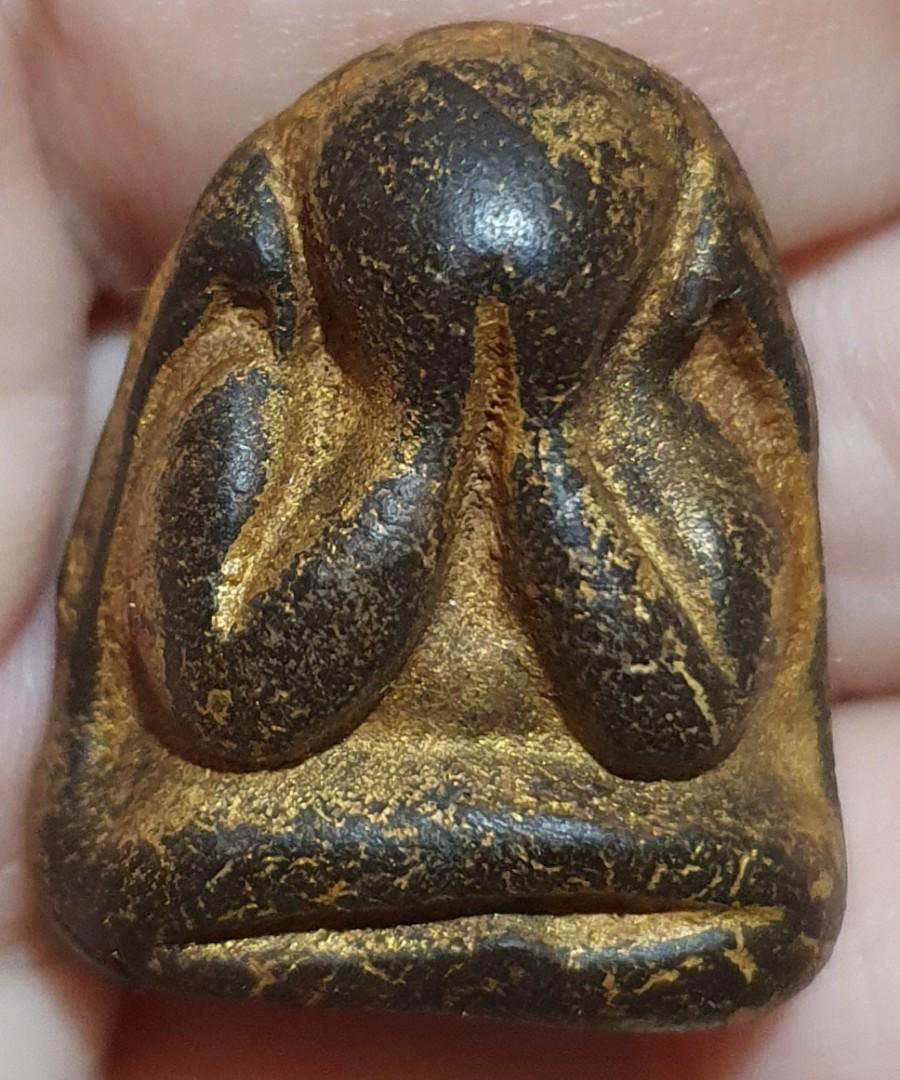 LP Keaw Pidta LP Kaew Wat Kruawan, Hobbies & Toys, Memorabilia ...