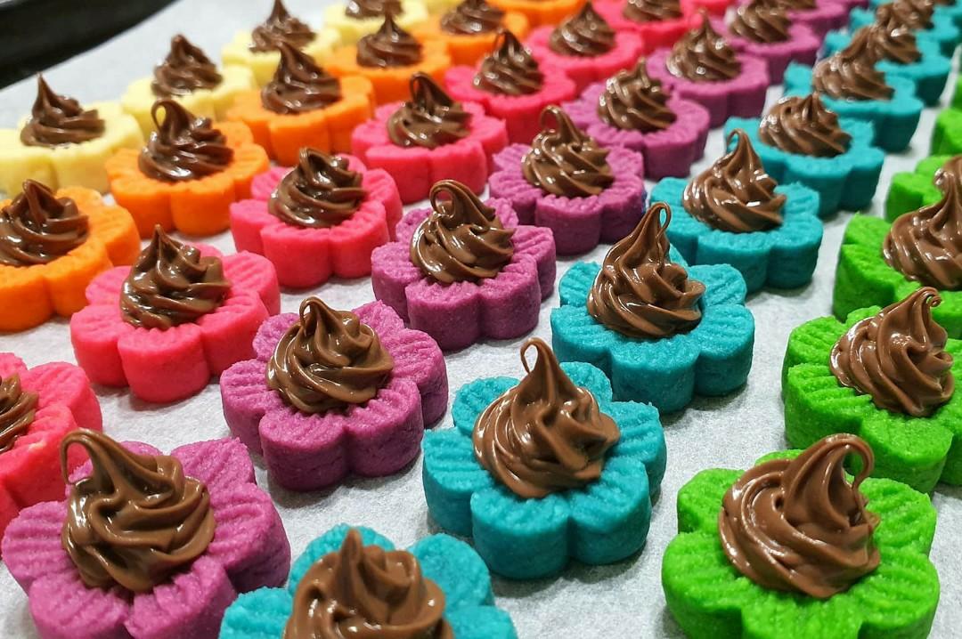 Nutella tarts rainbow, Food & Drinks, Homemade Bakes on Carousell