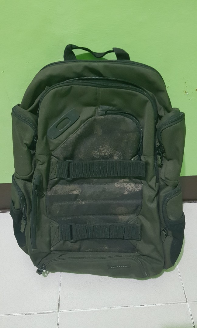 Oakley Method 1080 backpack, Men's Fashion, Bags, Backpacks on Carousell