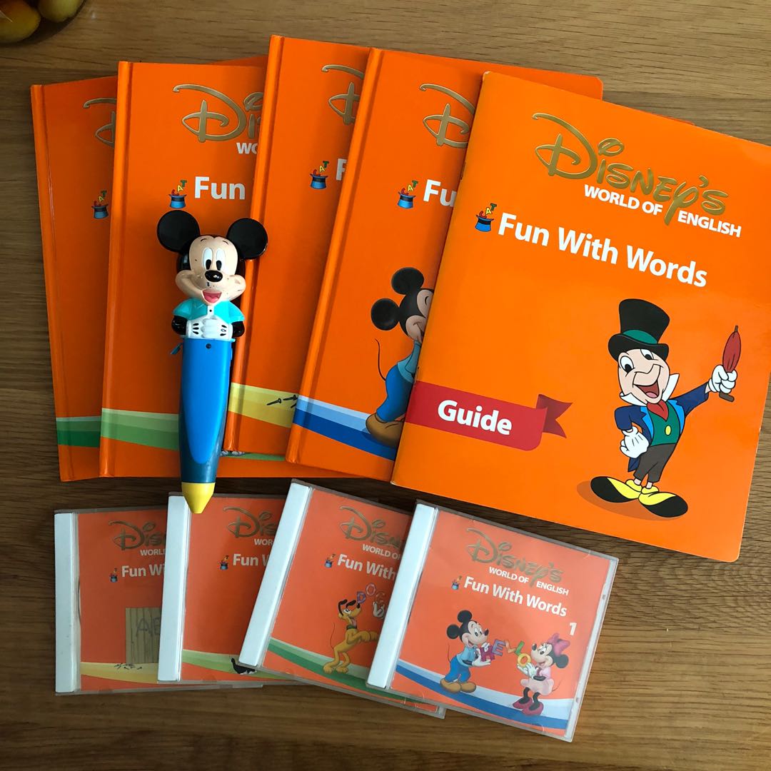 迪士尼美語世界 Disney World English Fun With Words全套 興趣及遊戲 書本 And 文具 小說 And 故事書 Carousell