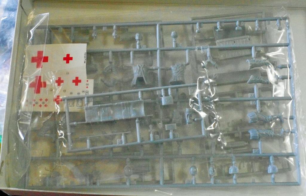 絕版-Dragon-威龍-6137 -1/6- German Medical Team- w/ Kübelwagen Ambulance ...