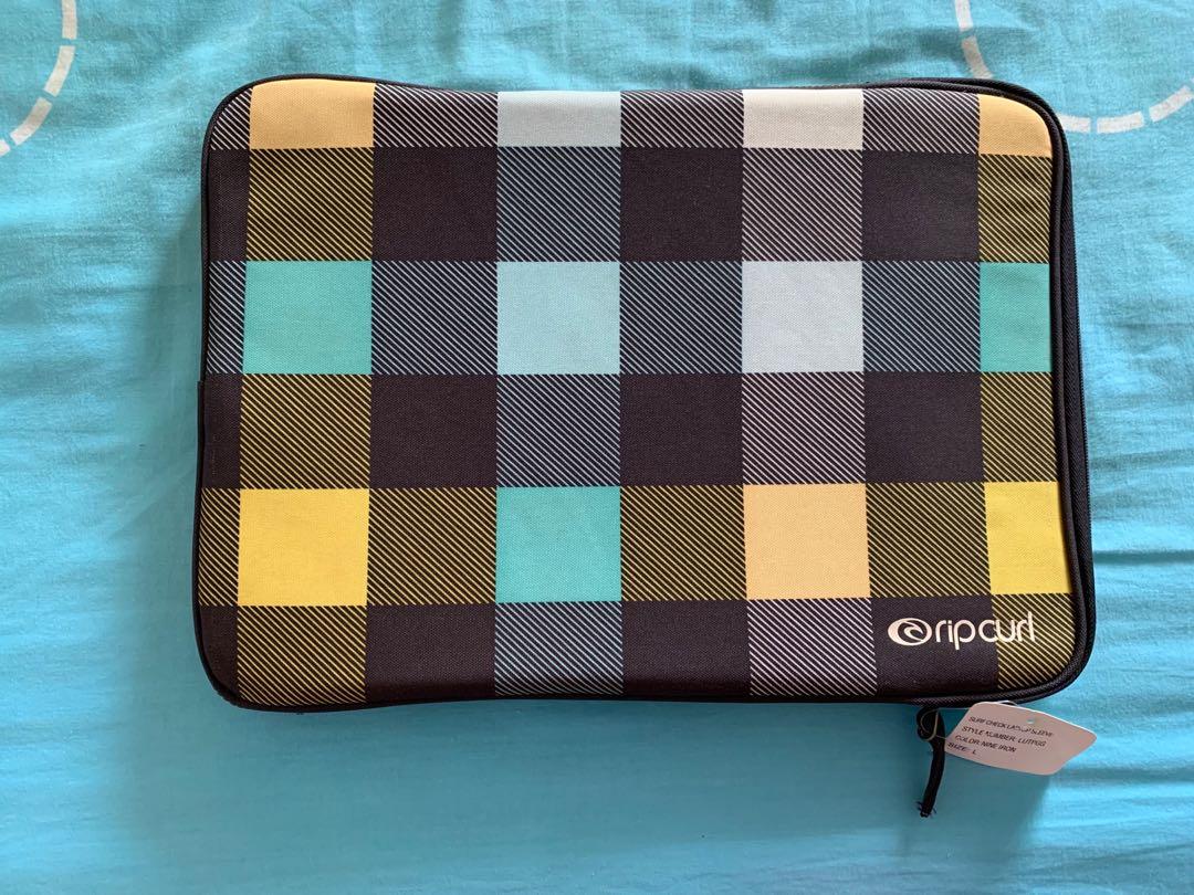Rip Curl Laptop Foam Case, Mobile Phones & Gadgets, Mobile & Gadget ...