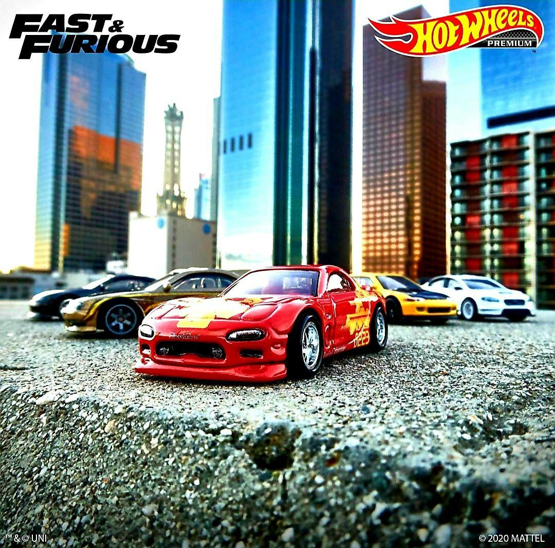 Hot Wheels Justice League Batman Batmobile, Premium Fast & Furious 2016 ...