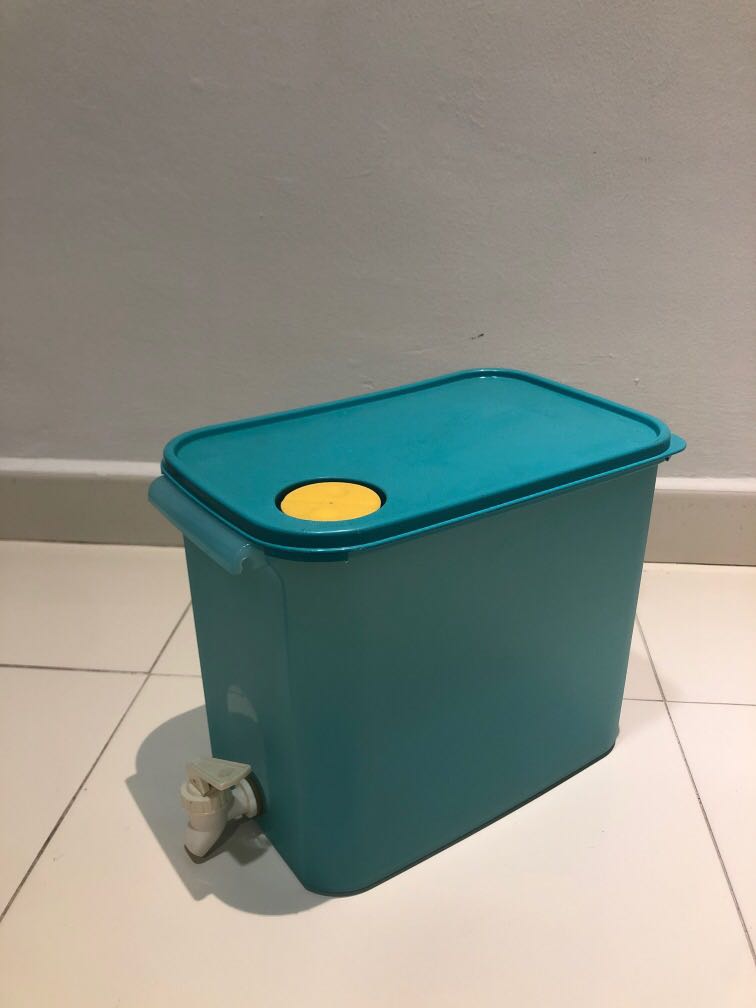 Tupperware (8.7 litres), TV & Home Appliances, Kitchen Appliances ...