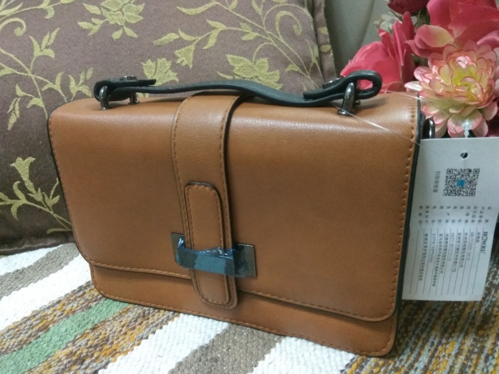 How R U Sling Bag, Women's Fashion, Bags & Wallets, Cross-body Bags on ...