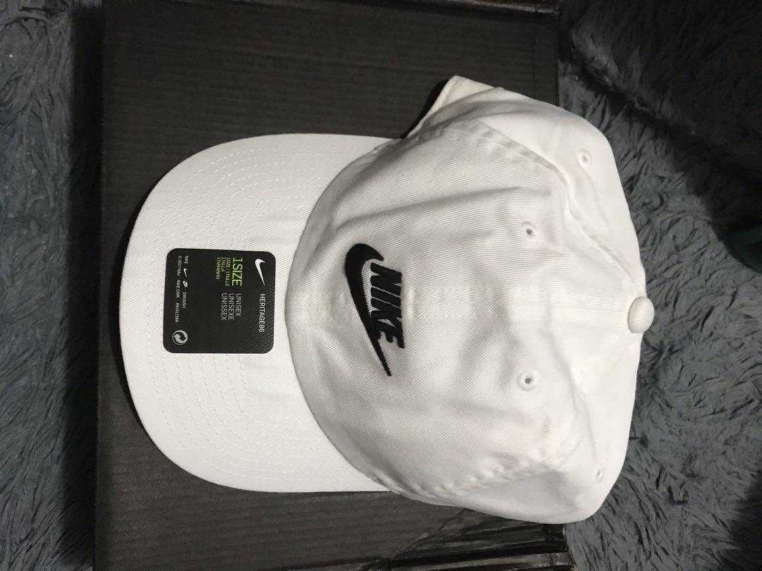 nike cap, Men's Fashion, Watches & Accessories, Caps & Hats on Carousell