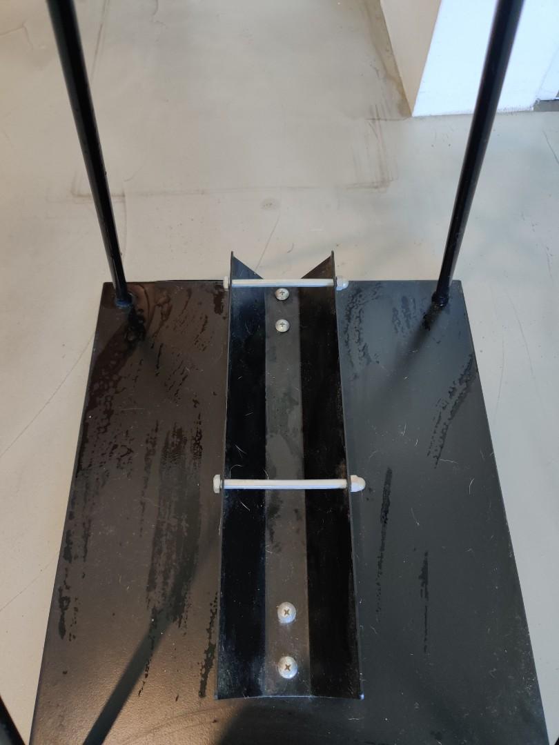 PMD E Scooter Vertical Metal Stand (Reduced Price), Sports Equipment ...