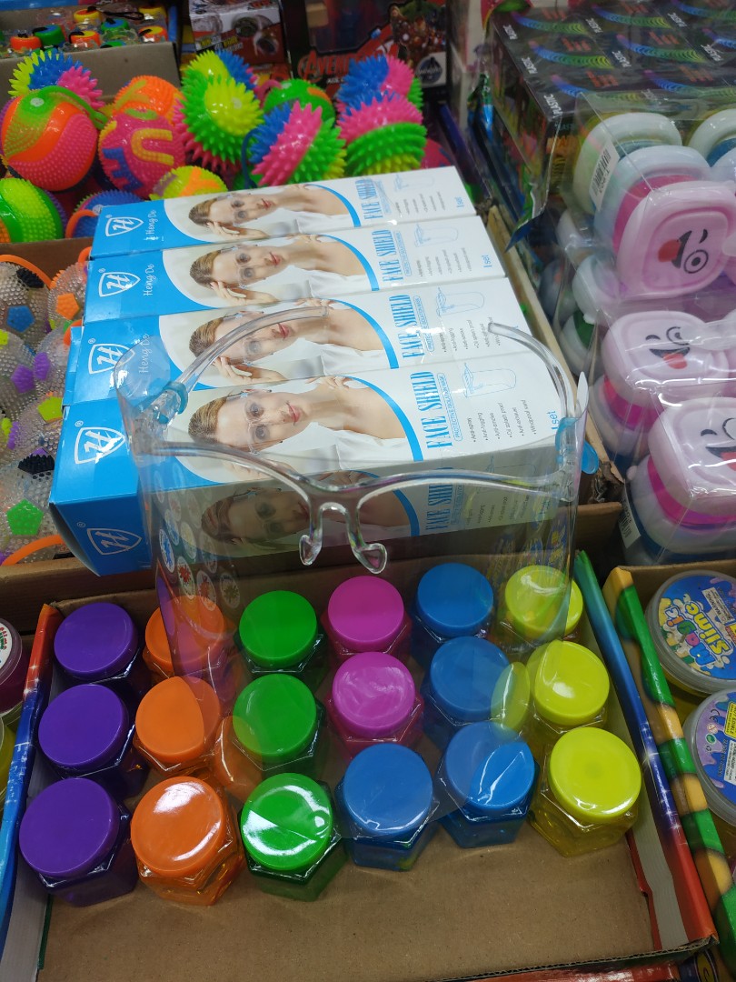 Heng De face shield, Everything Else, Looking For on Carousell