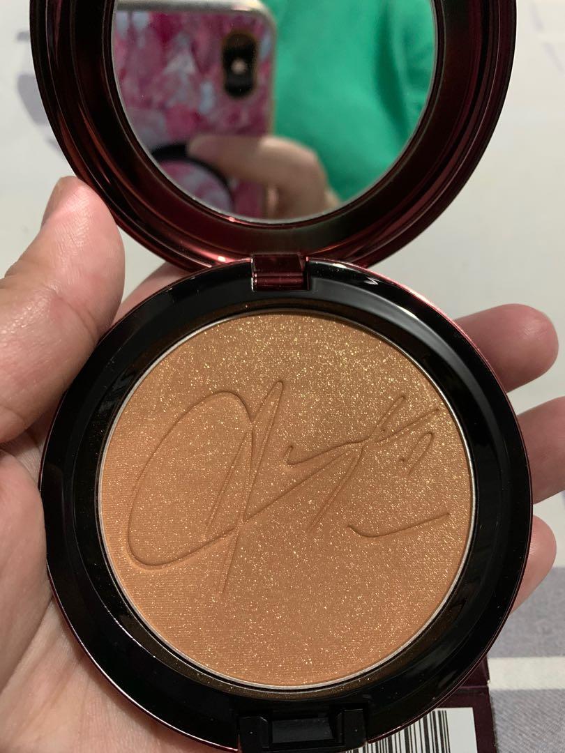 MAC X Aaliyah Bronzer (Shade: Baby Girl), Beauty & Personal Care, Face ...