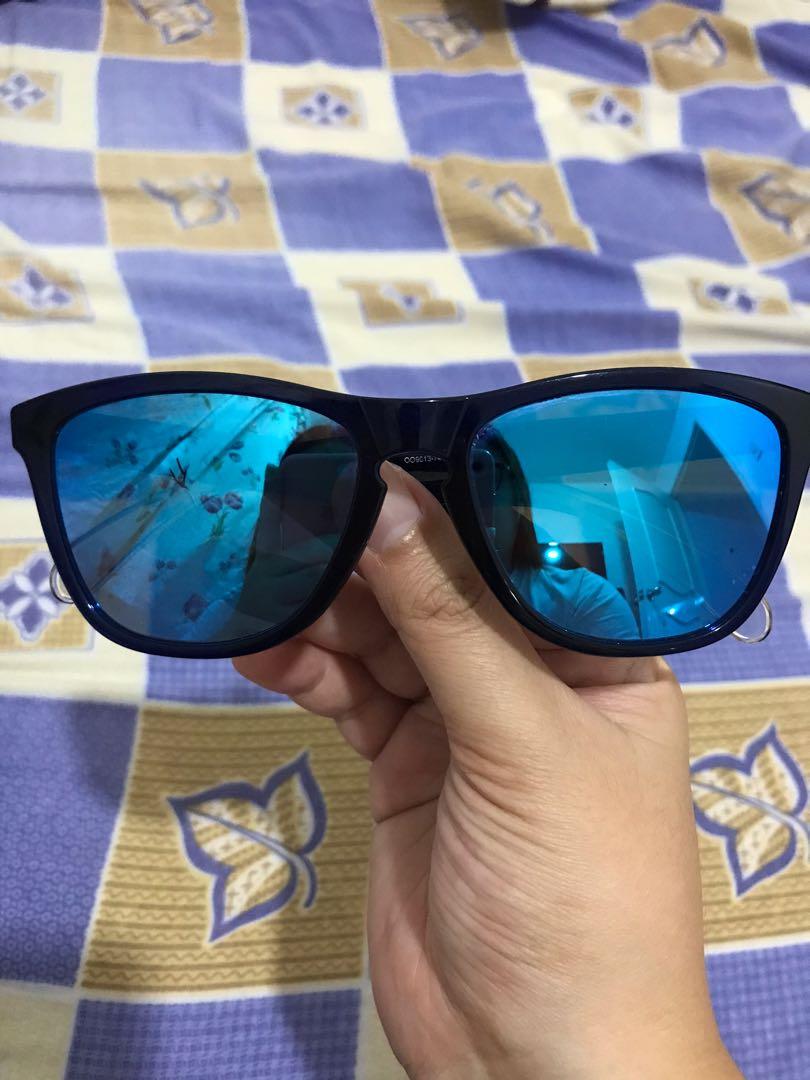 Oakley Frogskin used with small scratch, Women's Fashion, Watches ...