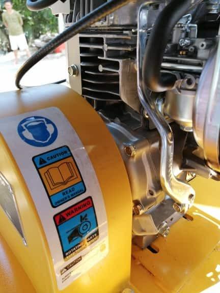 ROBIN SUBARU EY20 Engine soil plate compactor, Commercial & Industrial ...