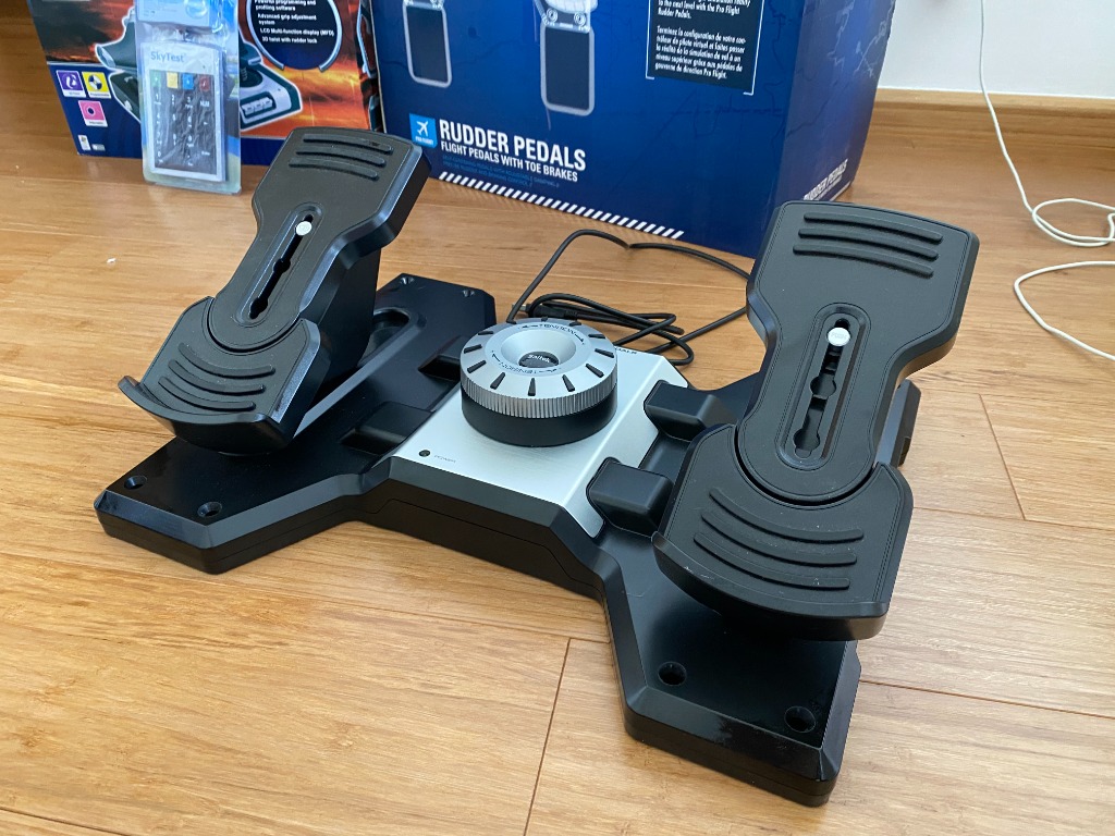 Saitek Pro Flight Rudder Pedals with Toe Brakes (Logitech G Flight ...