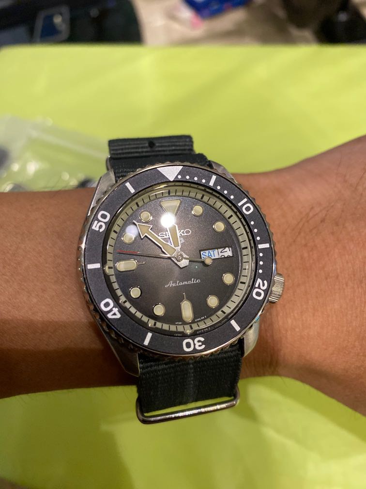 Seiko SRPD73K2, Men's Fashion, Watches & Accessories, Watches on Carousell