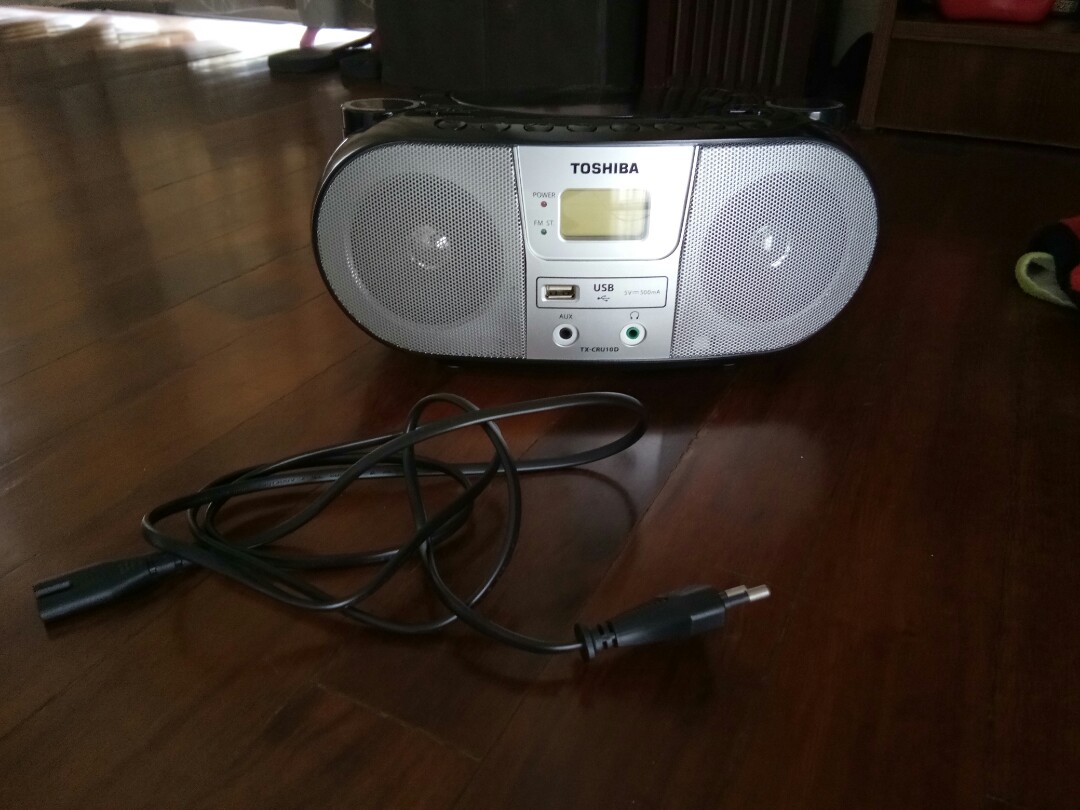 Toshiba Radio & CD Player, Audio, Portable Music Players on Carousell
