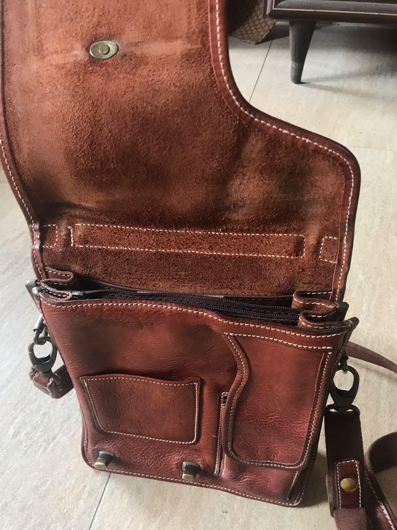 Vintage Gil Holsters Messenger Bag, Luxury, Bags & Wallets on Carousell