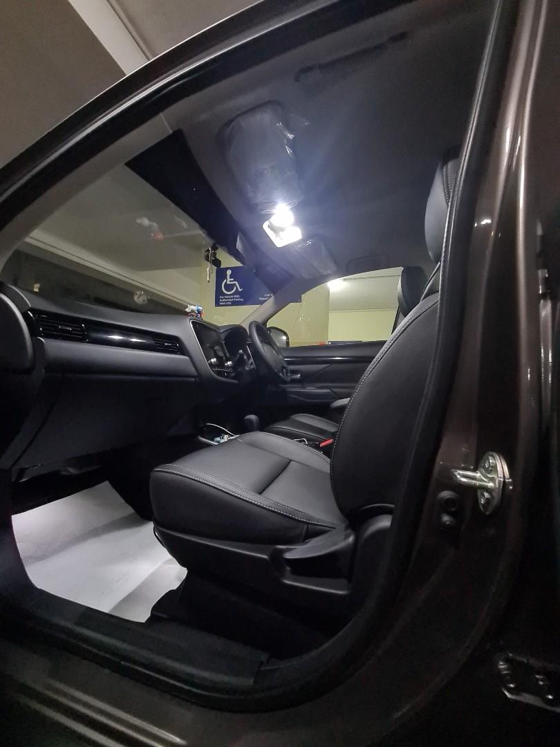 Car Cabin, Interior, Dome, Map, Vanity, Legroom, Footwell, Truck ...