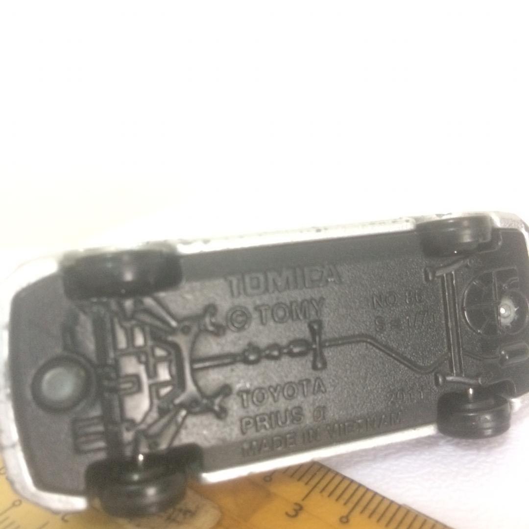 CFE181 2011 TOMY TOMICA 1:71 Toyota Prius Alpha a V + Hybrid Silver ...