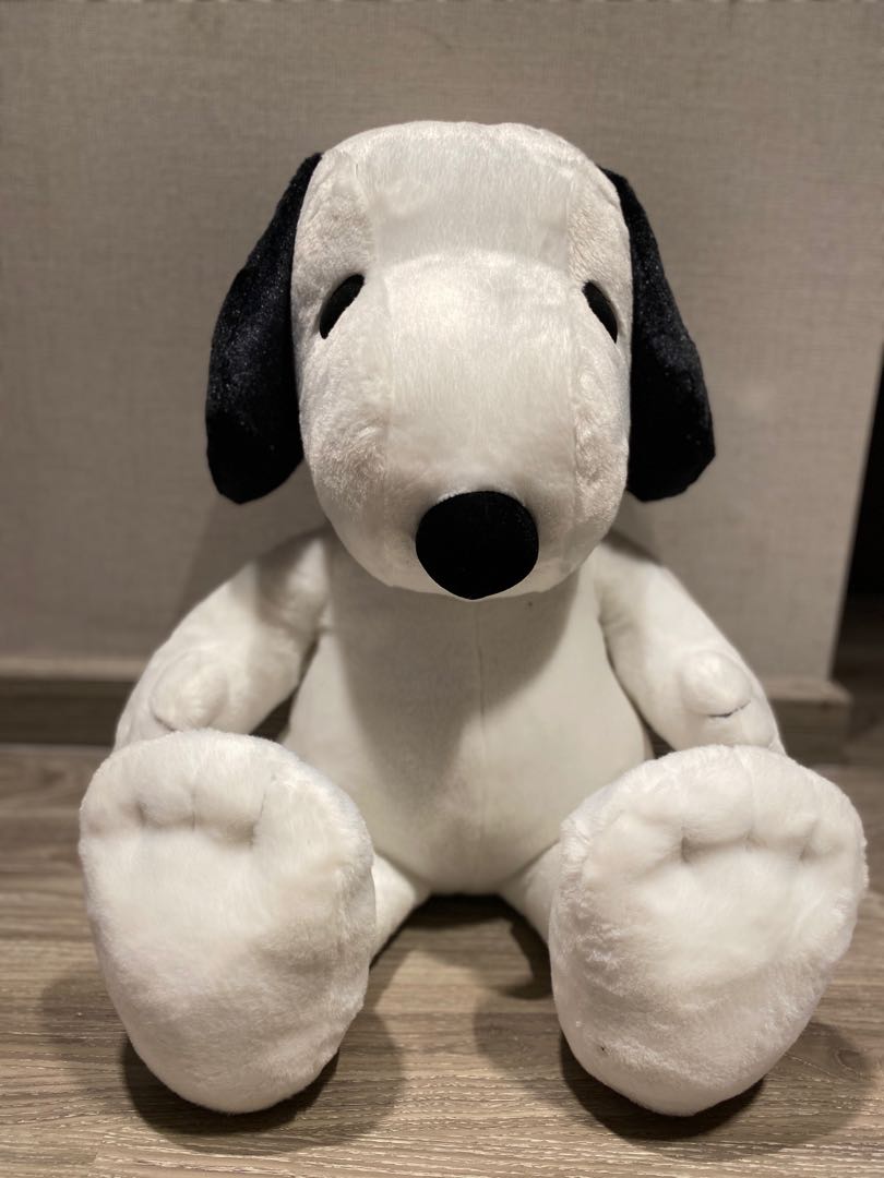Giant Snoopy, Toys & Games, Stuffed Toys on Carousell
