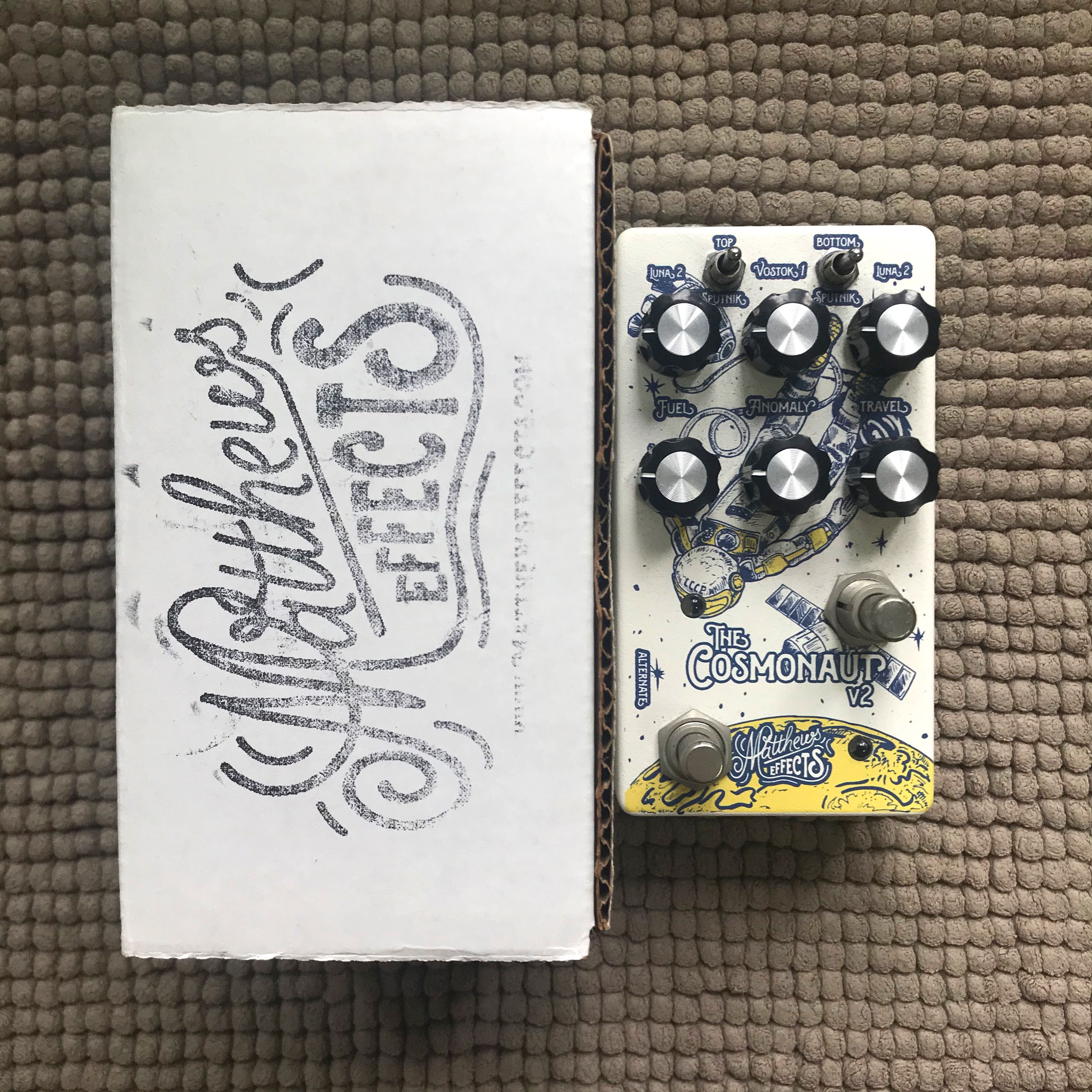 Matthew Effects: The Cosmonaut V2 - Reveb & Delay (White Graphic ...