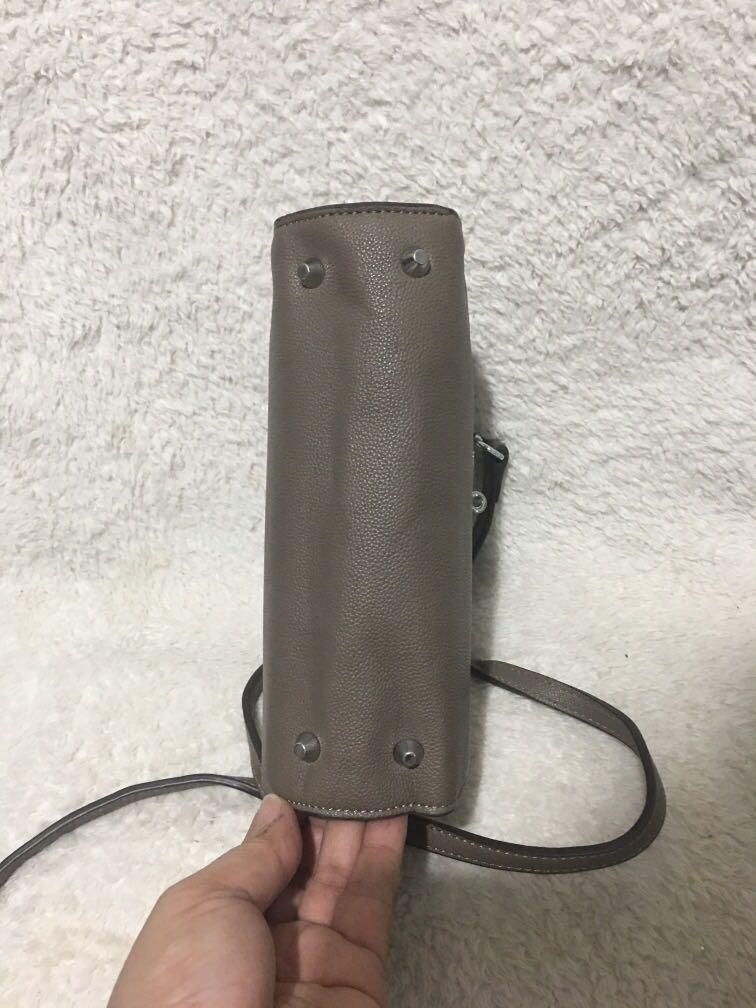 Minnie kelly two way, Women's Fashion, Bags & Wallets, Purses & Pouches ...