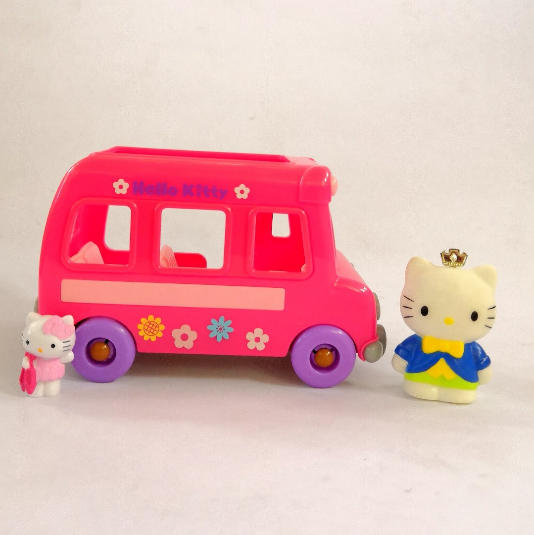 Sanrio Hello Kitty Vocation Bus Set, Hobbies & Toys, Collectibles ...