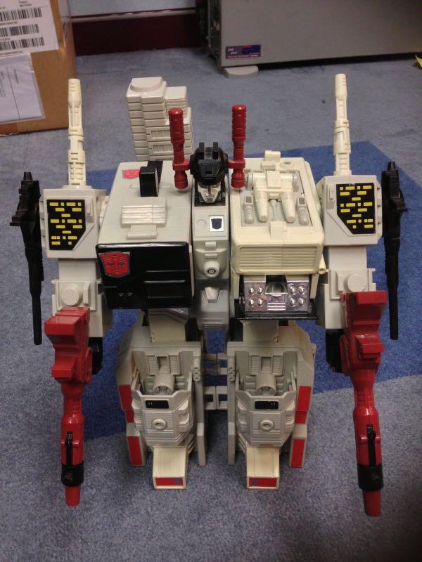 Transformers G1 Metroplex Vintage 1980s complete with box and papers ...
