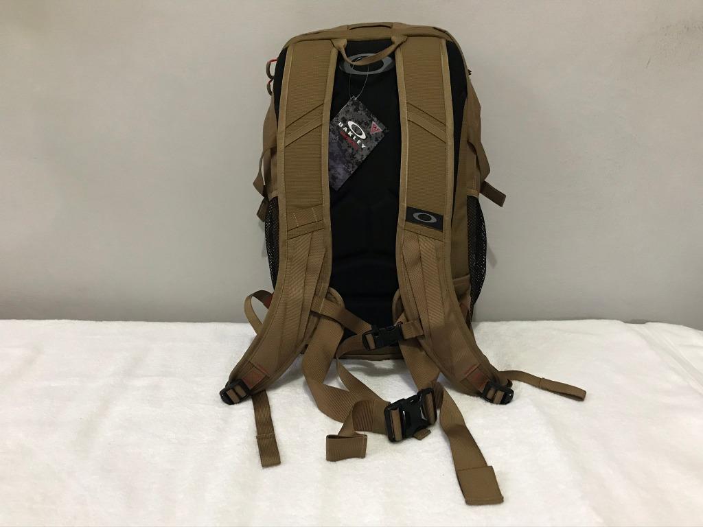Authentic Oakley SI Vigor 26L Backpack, Men's Fashion, Bags, Backpacks ...