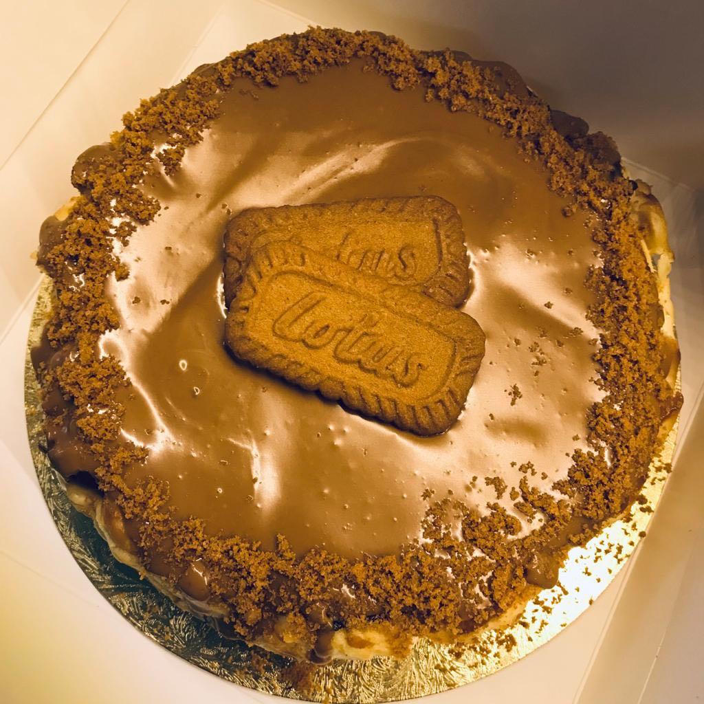 Basque Burnt Cheesecake with Biscoff, Food & Drinks, Baked Goods on ...