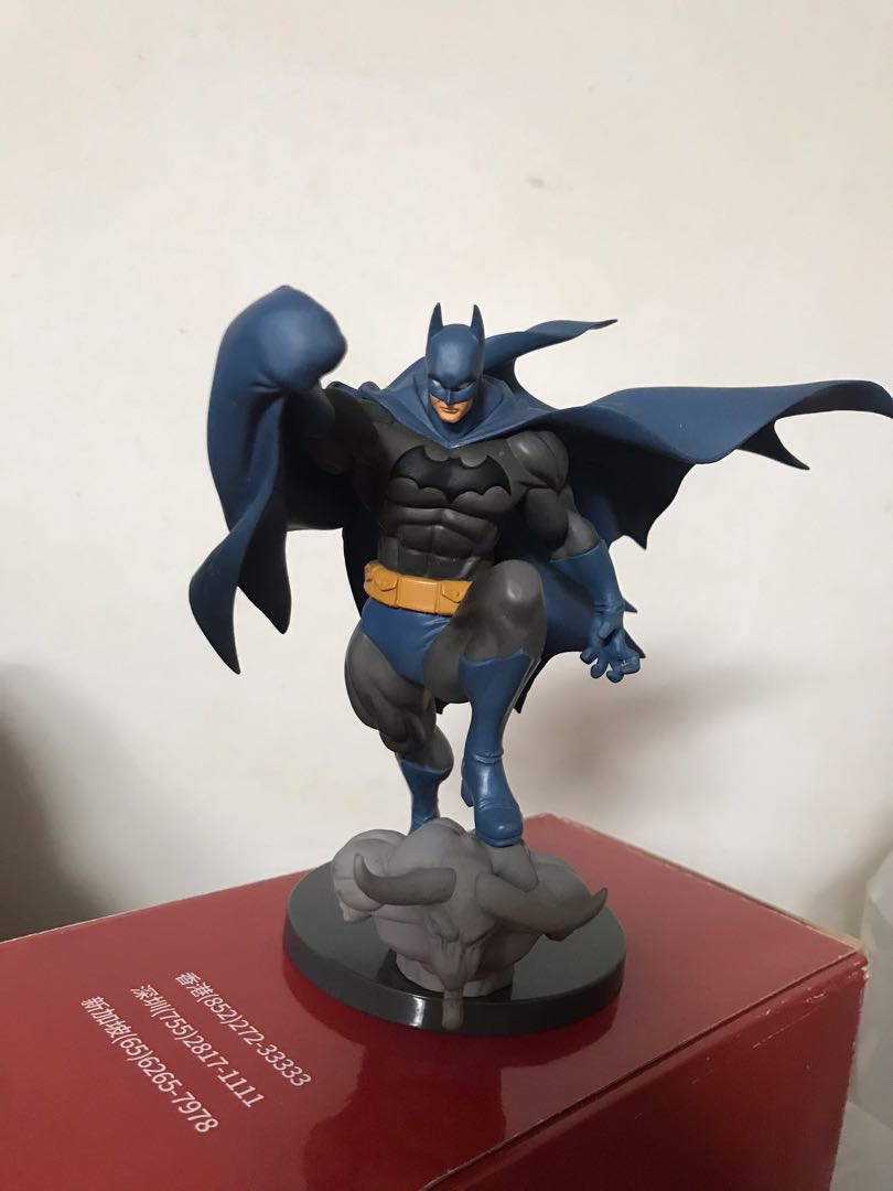 Batman Vinyl Figure, Hobbies & Toys, Toys & Games on Carousell