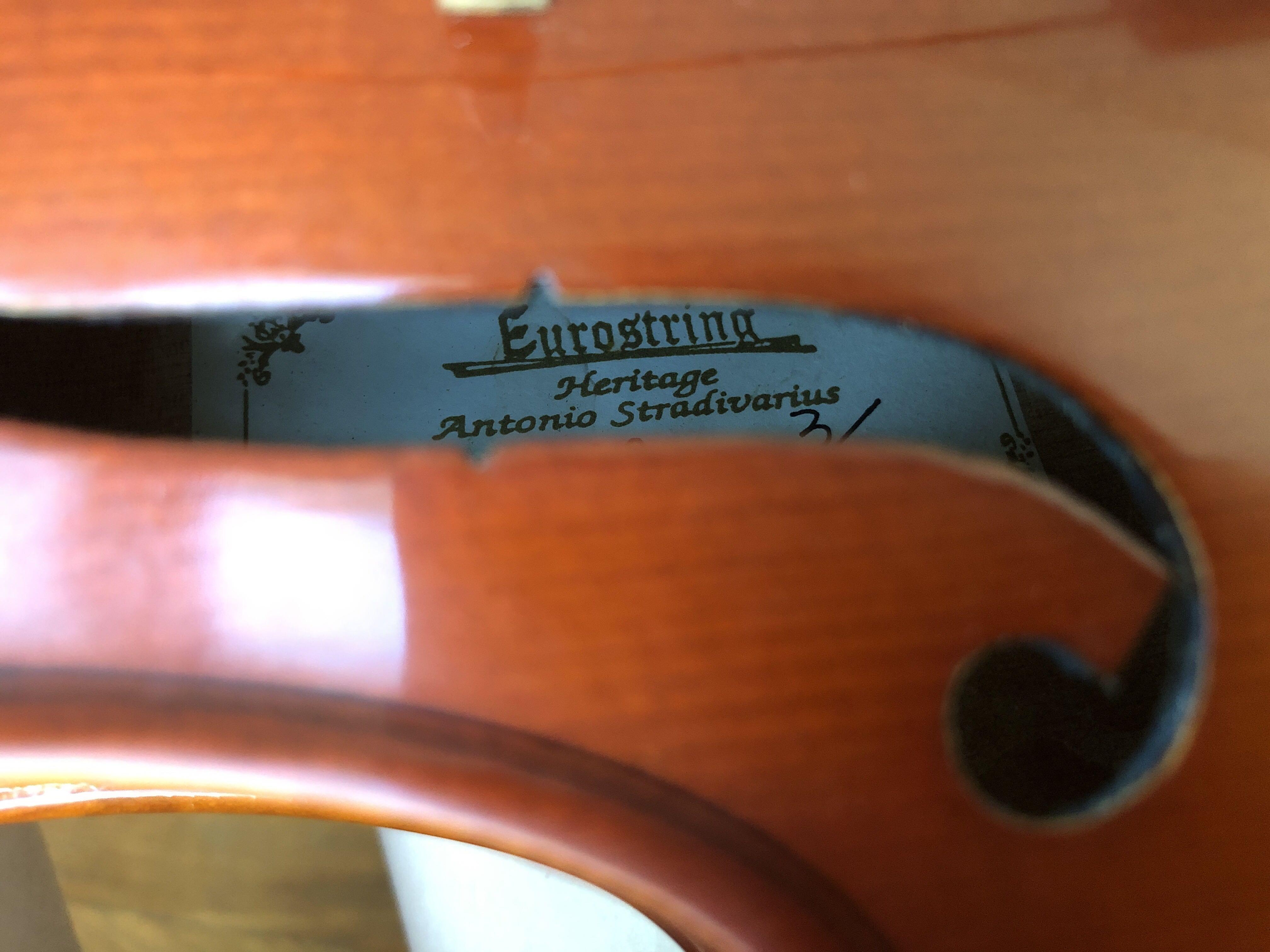 Eurostring Model 100 3/4 size Violin, Hobbies & Toys, Music & Media ...