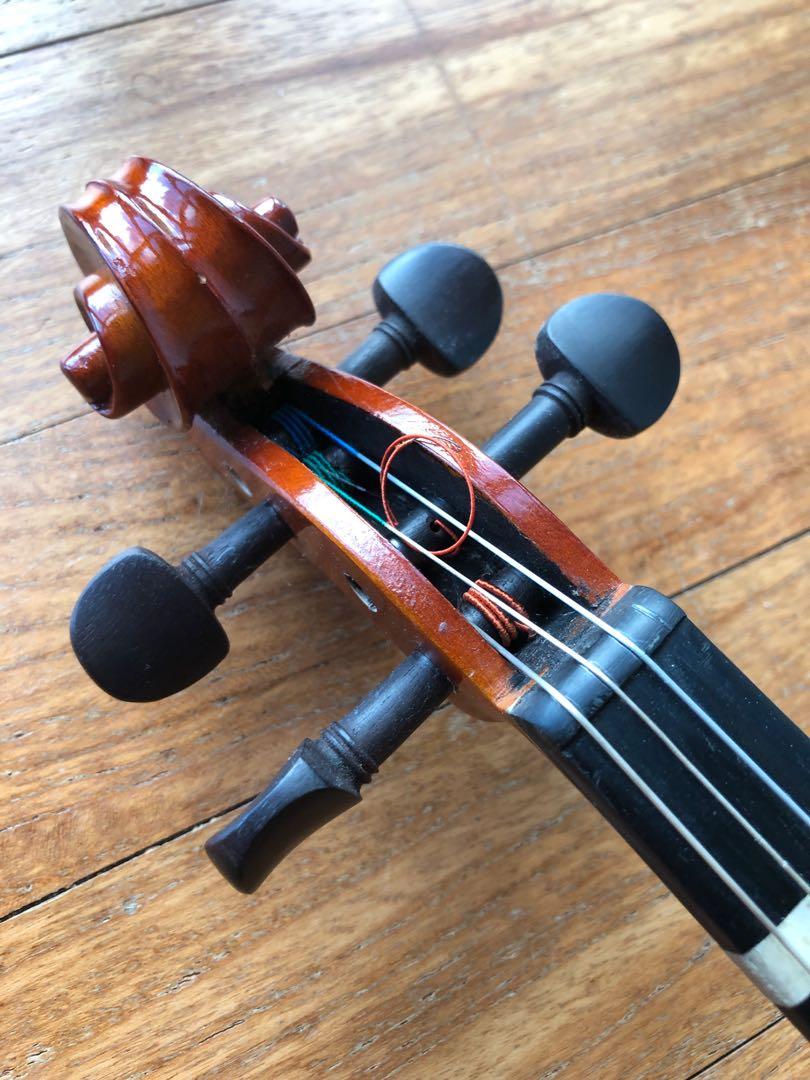 Eurostring Model 100 3/4 size Violin, Hobbies & Toys, Music & Media ...