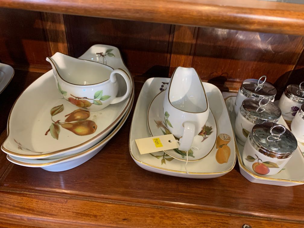 Royal worcester set, Vintage & Collectibles, Vintage Collectibles on ...