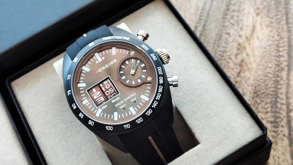 T-engine 滾筒式 GMT + Chronograph watch, 名牌, 手錶 - Carousell