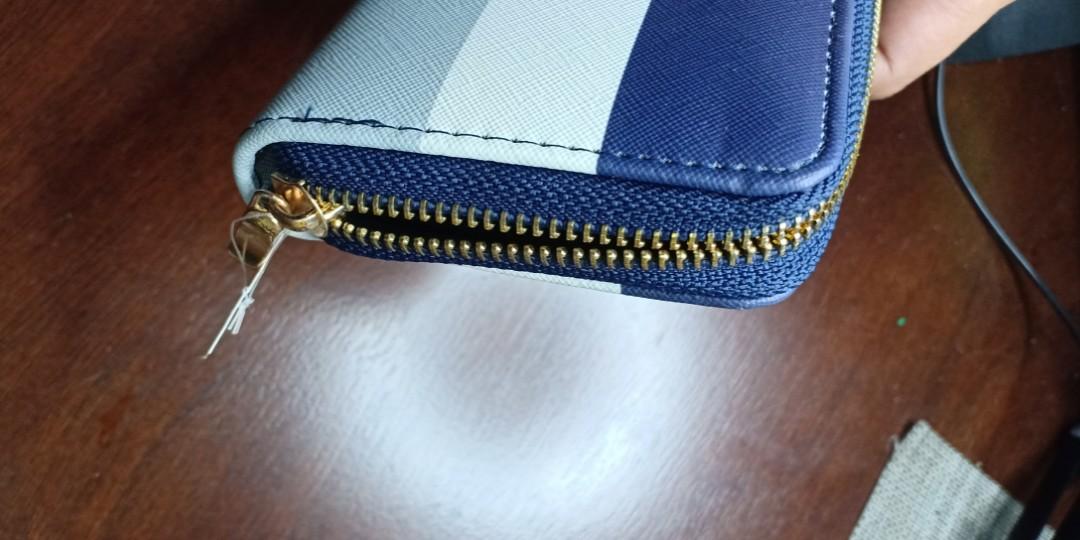 Bench Wallet, Women's Fashion, Bags & Wallets, Wallets & Card holders ...