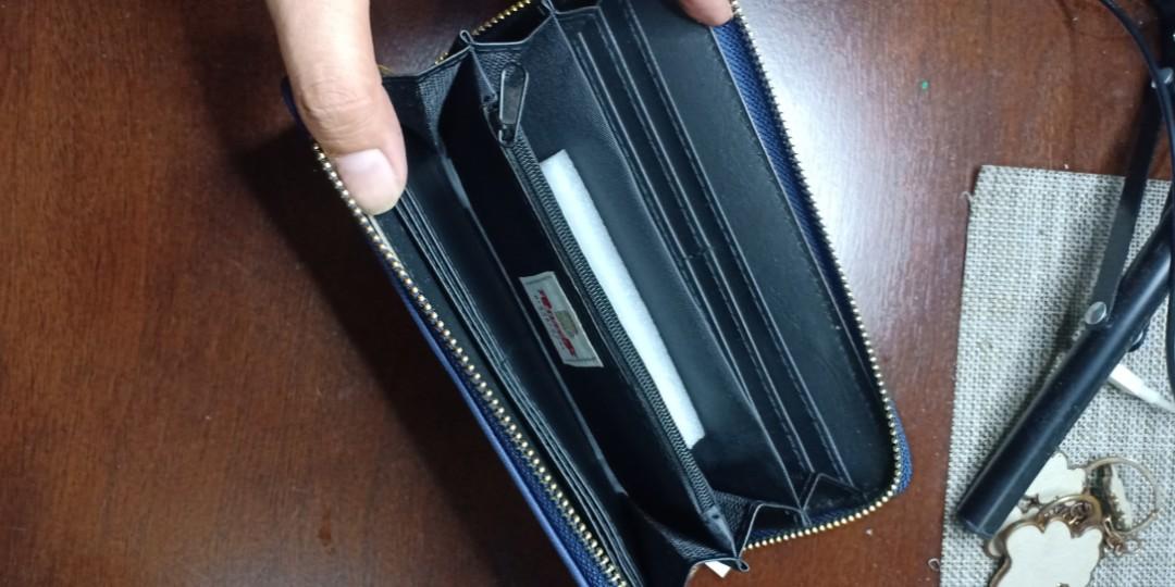 Bench Wallet, Women's Fashion, Bags & Wallets, Wallets & Card holders ...