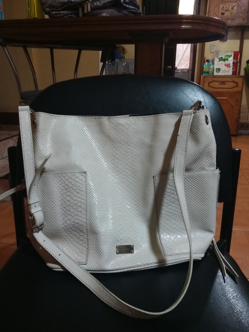 Breal Sling Bag, Women's Fashion, Bags & Wallets, Cross-body Bags on ...