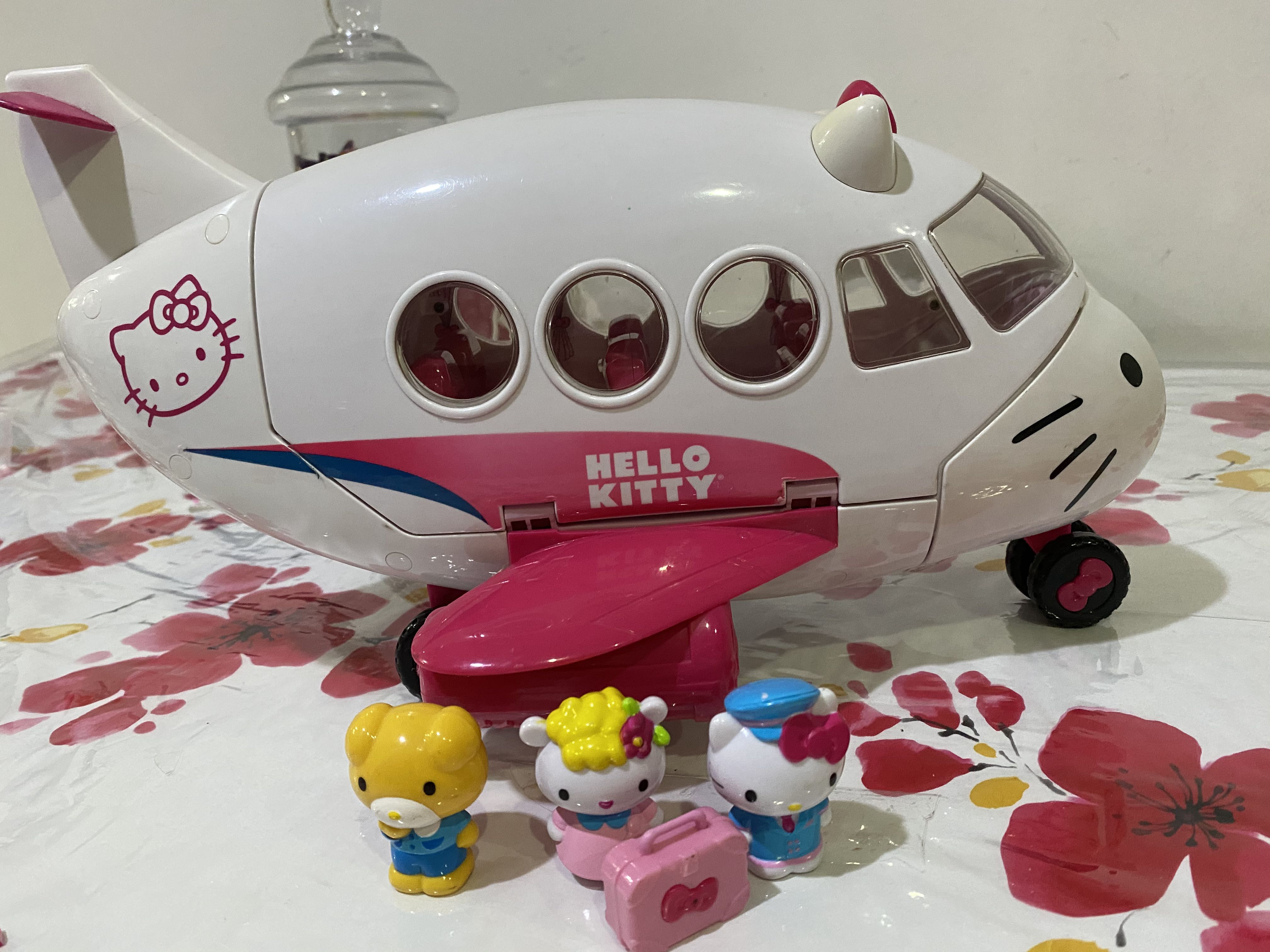 Hello Kitty aeroplane incl 3 figurines, Hobbies & Toys, Toys & Games on ...
