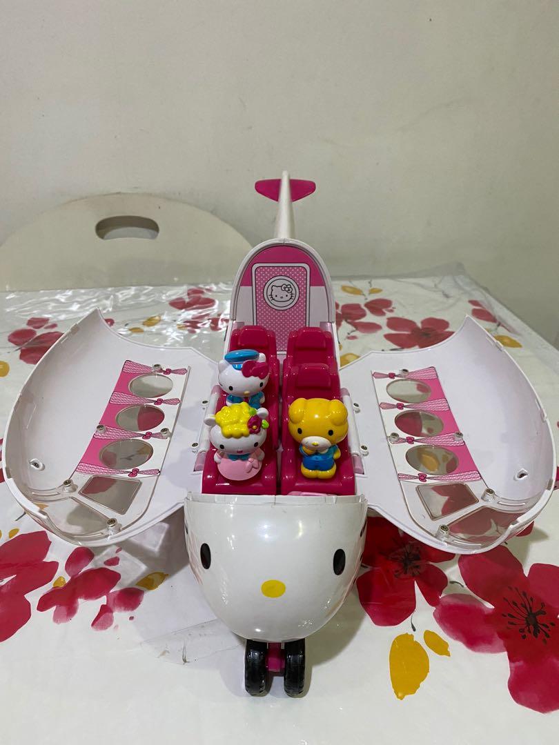 Hello Kitty aeroplane incl 3 figurines, Hobbies & Toys, Toys & Games on ...