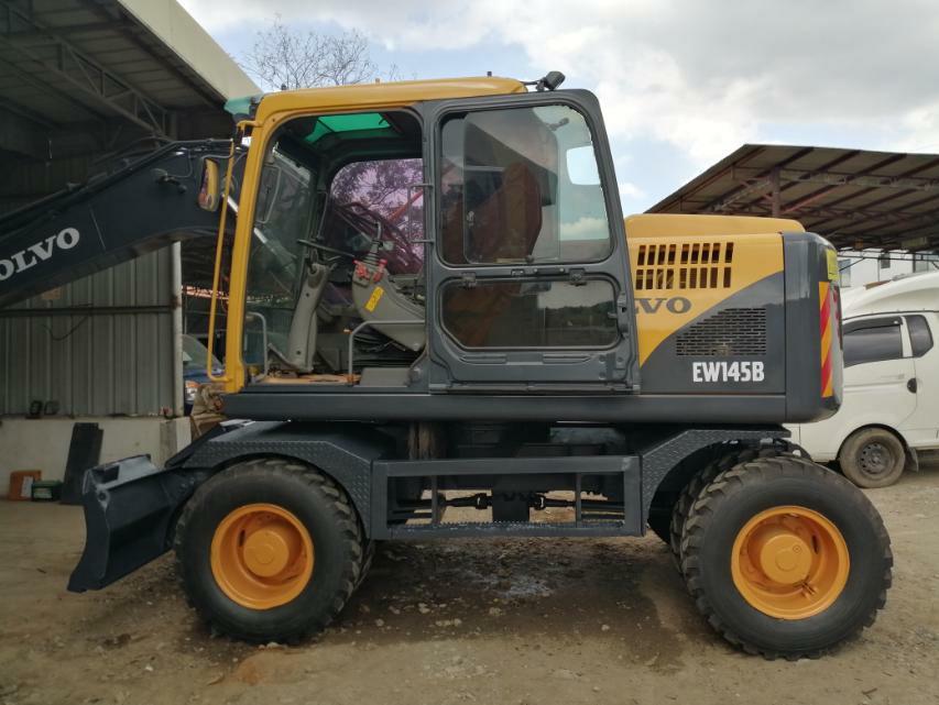 Volvo Prime EW145B Wheel backhoe, Commercial & Industrial, Construction ...