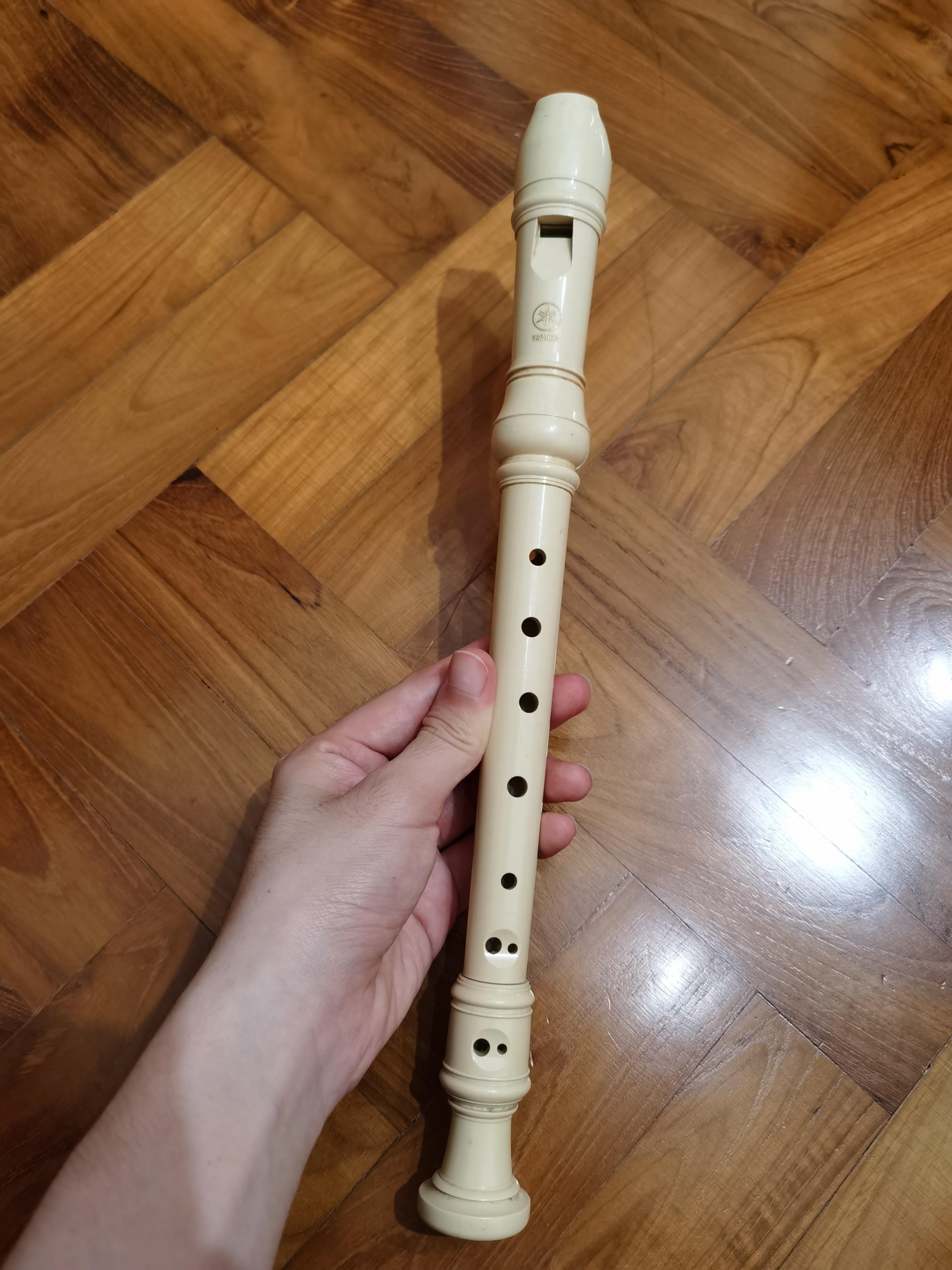 Yamaha recorder, Music & Media, Music Instruments on Carousell
